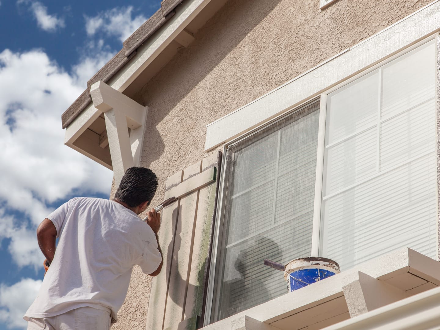 5 Signs It’s Time to Repaint Your Home Exterior